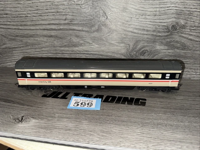 HORNBY R434 - BR Beige/Grey INTERCITY Mk3 OPEN COACH 42251 (8 Window) £ ...