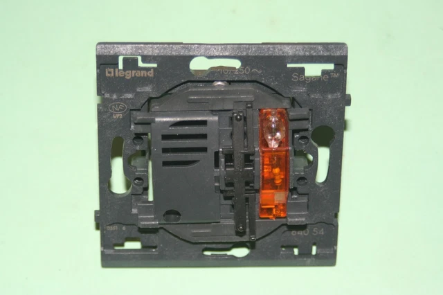 LEGRAND SAGANE POUSSOIR LUMINEUX 84924 84004 ou 84054 EUR 19,90 ...