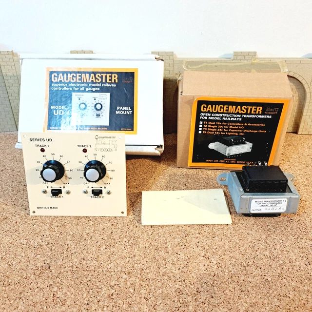GAUGEMASTER MODEL UD Panel Twin Track Controller & T1 Transformer £67. ...