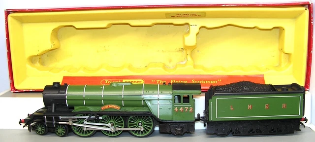 TRIANG HORNBY R855 4-6-2 Locomotive & Tender LNER 4472 Flying Scotsman FB Glow EUR 55,99 ...