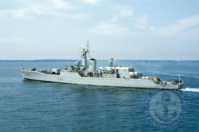 ROYAL NAVY WHITBY-CLASS Frigate HMS TORQUAY (F43) - 6x4 (10x15 ...