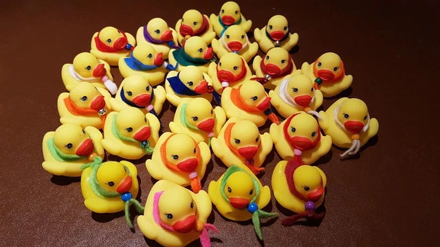LITTLE YELLOW RUBBER Duck Scout Woggles £2.00 - PicClick UK