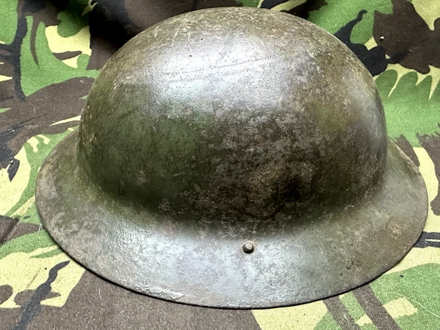 ORIGINAL WW2 AUSTRALIAN Army Mk3 Combat Helmet - Lots of Original Paint ...