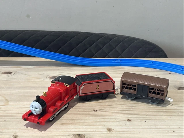 THOMAS TRACKMASTER JAMES battery train £8.00 - PicClick UK