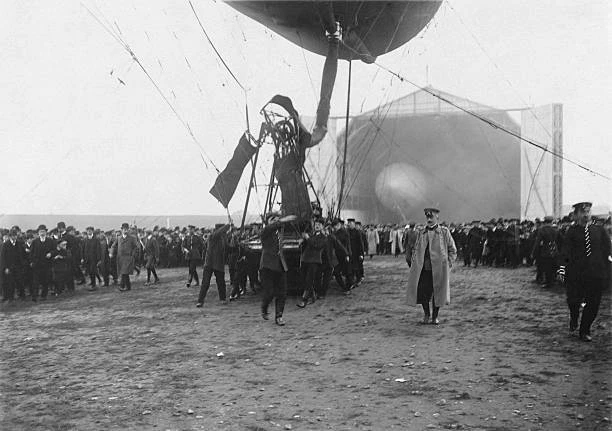 GERMAN EMPIRE AIRSHIP Parseval preparaions for the getting off Old ...