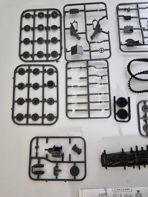1:72 4D FLAK37 Half-Track Armored Vehicle Model Unassembled Unboxed £5. ...