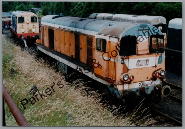TRAIN PHOTOGRAPH OF Railway Locomotive No 20228 at Barrow Hill 2007 £3. ...