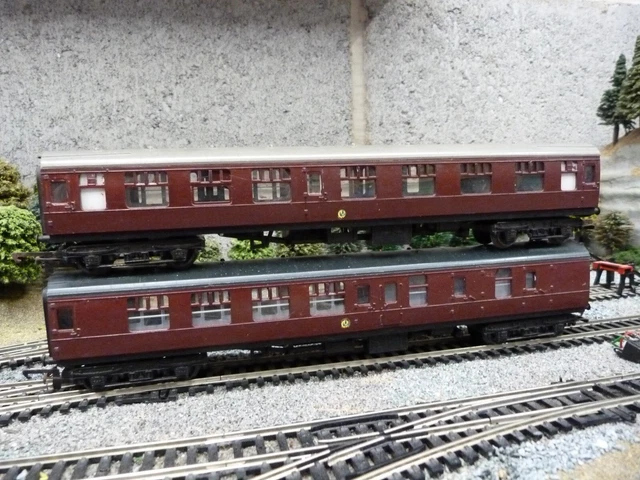 TRIANG HORNBY MAROON coaches x 2 for OO gauge model train set £10.71 ...