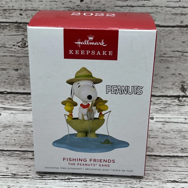 HALLMARK 2022 FISHING FRIENDS Snoopy The Peanuts Gang Woodstock neuf ...
