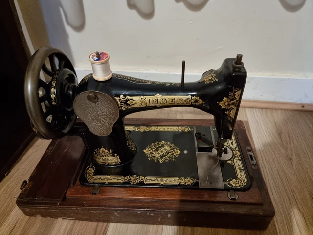 VINTAGE SINGER SEWING Machine Victorian Hand Crank Original Wooden Box ...