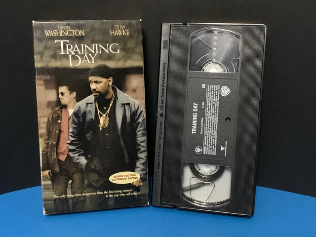 VHS TRAINING DAY (WB, 2002) Action Denzel Washington Ethan Hawke w ...