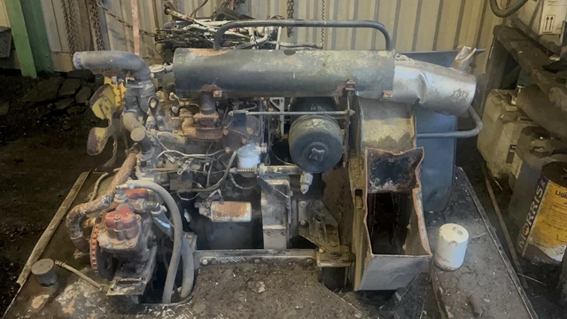 3 CYLINDER PERKINS Engine Diesel Tractor Massey Ferguson 135 Donkey ...