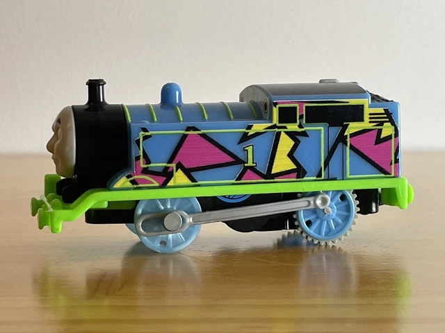 GENUINE GULLANE THOMAS The Tank Engine Hyper Glow Thomas Motorised ...