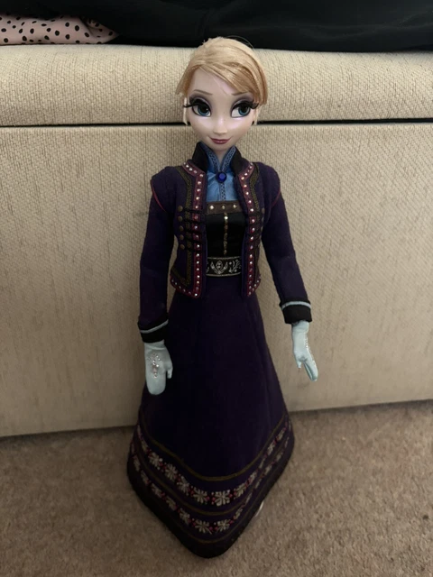 DISNEY FROZEN ELSA Limited Edition Doll Regal and Elsa Frozen Fever £6. ...