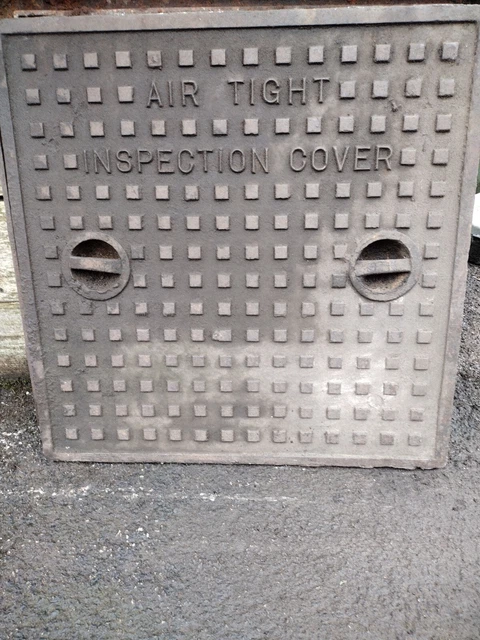 CAST IRON MANHOLE Inspection Drain Cover And Frame 660mm x 510mm £59.00 ...