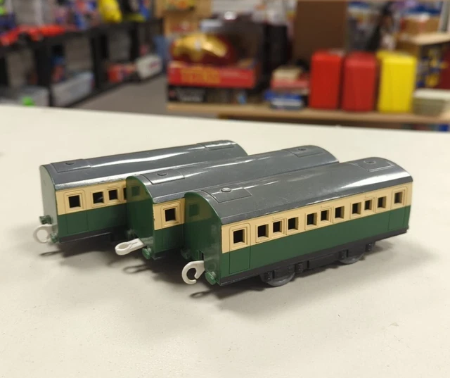 TOMY - THOMAS & Friends Plarail Trackmaster Green Express Coach Set of ...