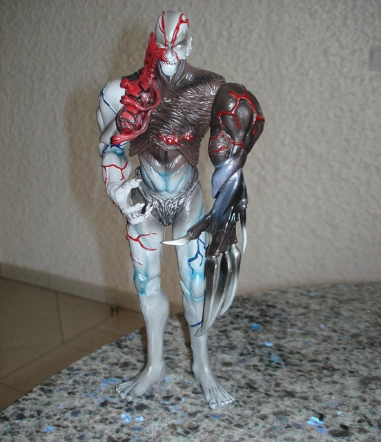 RESIDENT EVIL BIOHAZARD Tyrant (Biohazard Version) Series 16 Figure ...