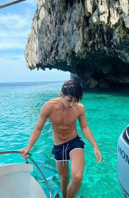 Shirtless Male Muscular Sexy Swimmer Build Hunk Ocean Cove Swim Photo