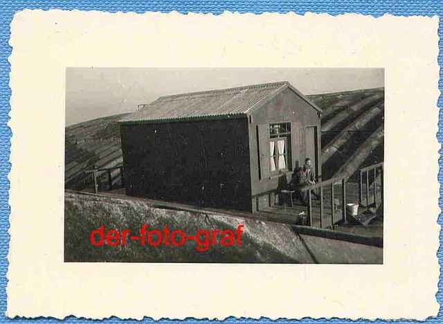 FOTO, FRANKREICH, WACHHÄUSCHEN mit Posten bei den Panzersperren, um ...