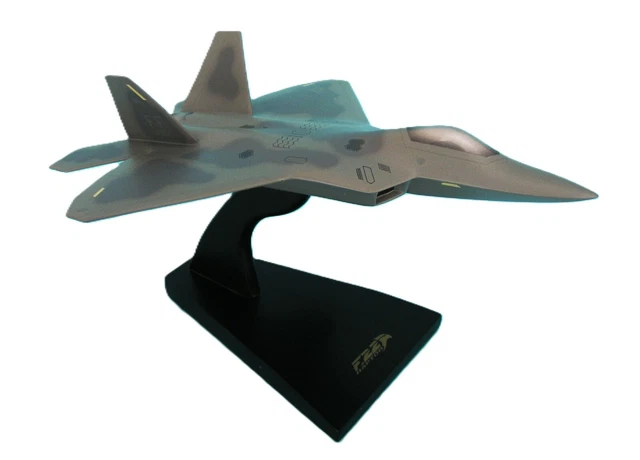 USAF LOCKHEED MARTIN Boeing F-22 Raptor Desk Top Display Model 1/72 XX ...