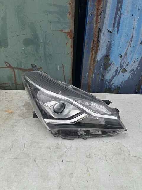 2017-2020 TOYOTA YARIS Mk3 Hybrid Offside Driver Side Headlight #1 £65. ...