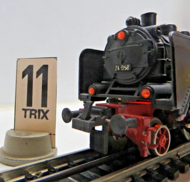 TRIX EXPRESS 2202 H0 Ténder Locomotora de Vapor Br 24 058 DB Iluminado ...