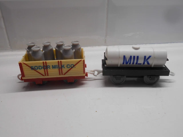 TOMY TRACKMASTER THOMAS the tank engine milk carriages £7.99 - PicClick UK