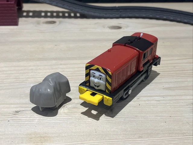 THOMAS TRACKMASTER REVOLUTION CRASH AND REPAIR SALTY battery train £33. ...