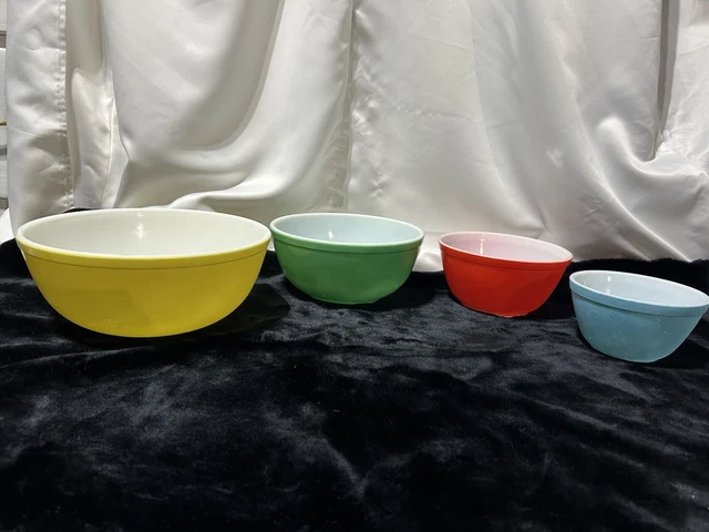 VINTAGE PYREX PRIMARY Nesting Mixing Bowls, Set of 4 in Primary Colors ...