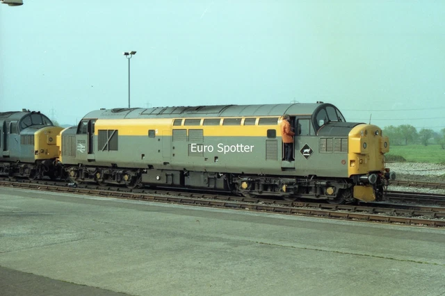 B249 35MM NEGATIVE Class 37 37035 Didcot c.1991 £2.54 - PicClick UK