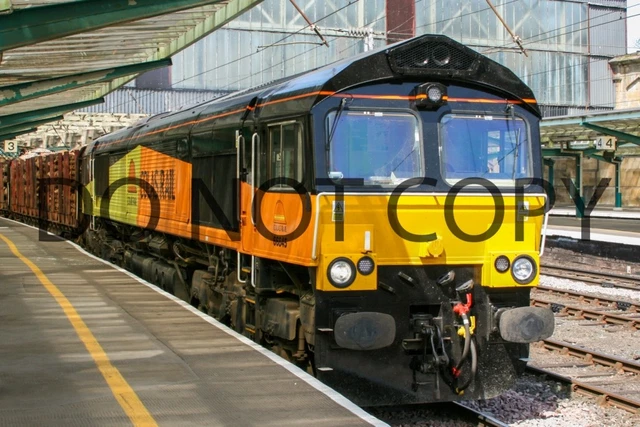 UK DIESEL TRAIN Railway Photograph Of Class 66 66845. Loco. Rm66-1017 £ ...