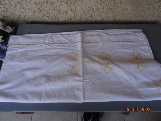 ANCIEN DRAP BRODÉ 2m X2,95m poids plus de 1,6kg EUR 5,90 - PicClick FR