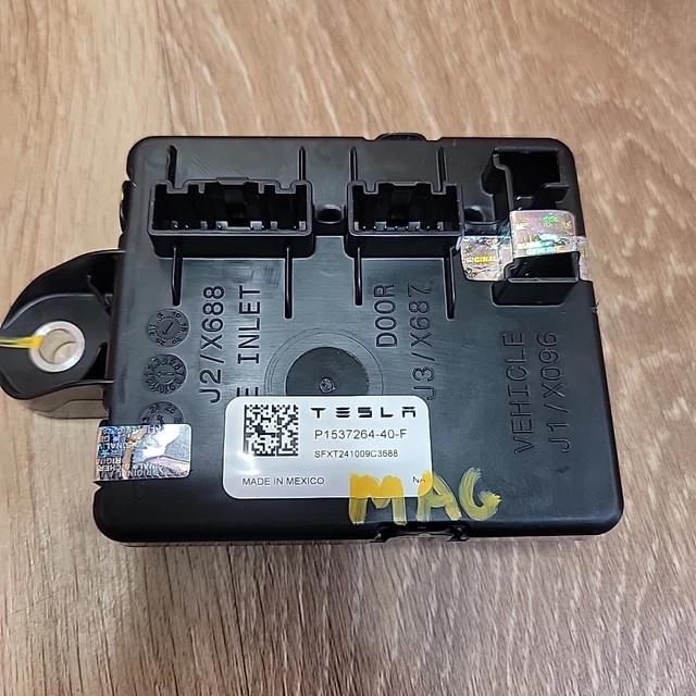 TESLA MODEL 3 Cybertruck Gen 4 Charge Port Module ECU Rear Left 1537264 ...