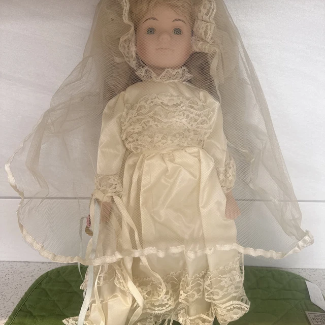 PORCELAIN DOLL THE Classique Collection Crystal Bride Wedding 16 ...