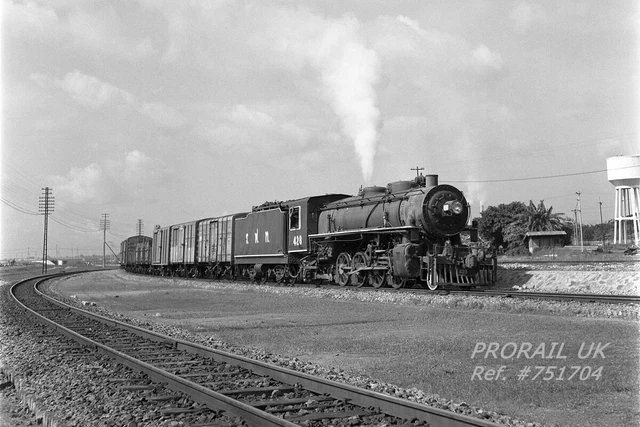 PHOTO THAILAND RSR ex-USATC “MacArthur” class 2-8-2 loco #390 in 1970 ...