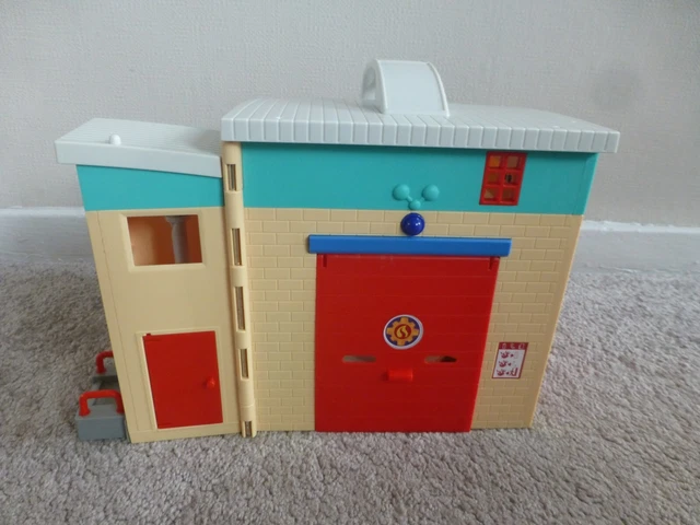 FIREMAN SAM PONTYPANDY fire station helicopter fire engine set £10.99 ...