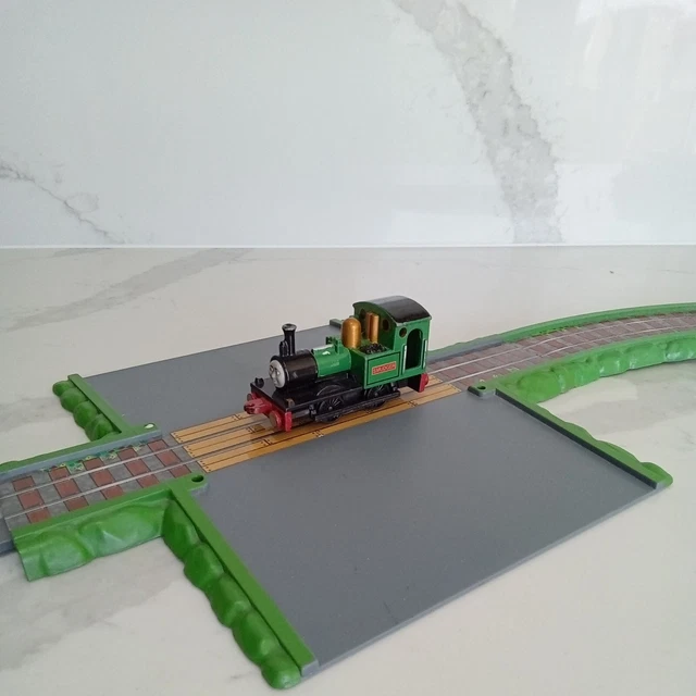 THOMAS THE TANK Engine & Friends ERTL SMUDGER TRAIN DIECAST NEW ...