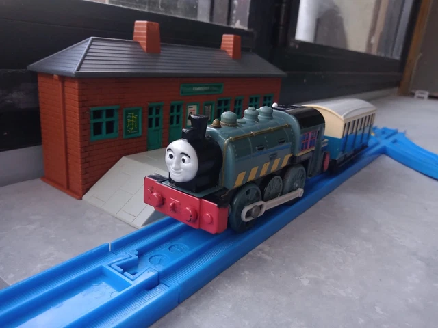 TOMY TRACKMASTER THOMAS the tank engine motorised Porter train with truck £11.99 - PicClick UK
