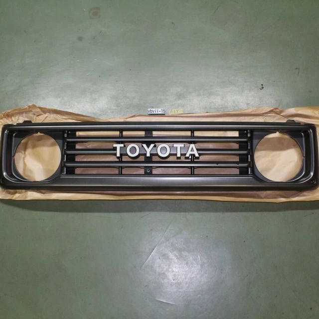 GRILLE DE RADIATEUR avant d'origine Toyota Land Cruiser 70 HZJ71 74 ZENKI... EUR 424,62 ...