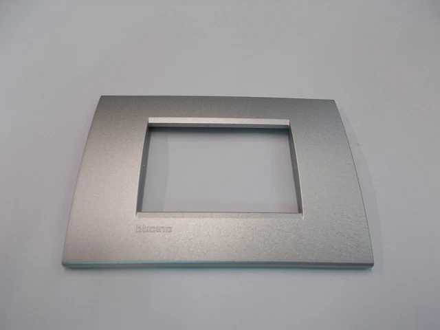 BTICINO LIVING LIGHT Lna4803Te Placca 3Moduli Tech EUR 99,99 - PicClick IT