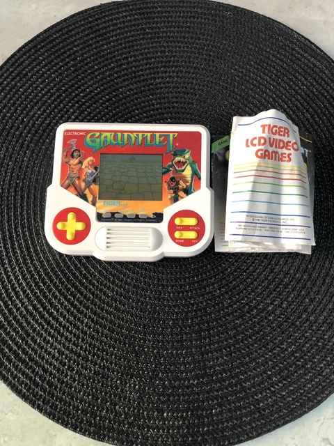 RARE GRANDSTAND / Tiger Gauntlet 1988 Vintage LCD Electronic Game ...
