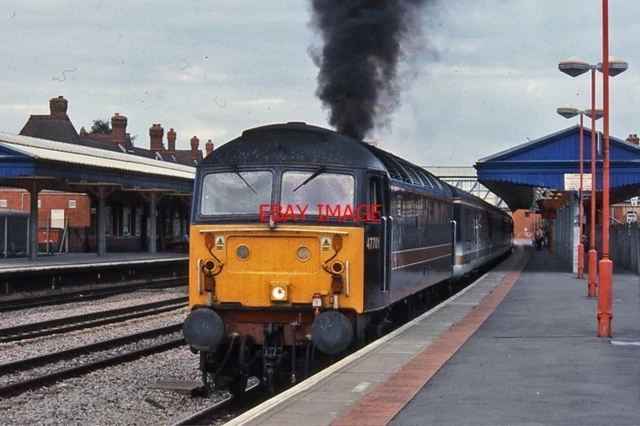 PHOTO CLASS 47 Diesel Loco No 47701 At Newbury Railway Station 2000 £1. ...