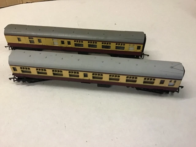 “MAINLINE” COACH AND Triang Brake coach, oo gauge. “Blood and Custard ...