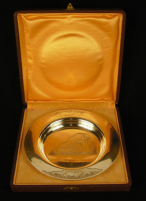 UNE ASSIETTE AUX lapins dans son coffret métal argenté silvered rabbits ...