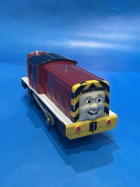 TOMY TRACKMASTER 2008 Motorised Train Model Thomas Friends Salty ...