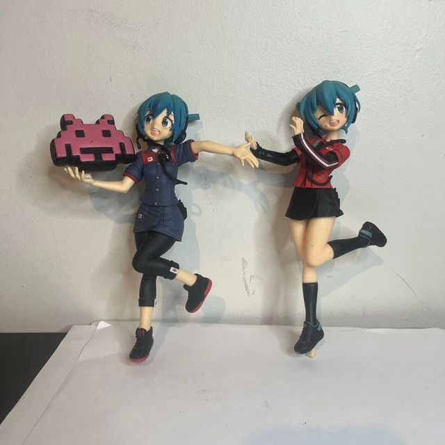HATSUNE MIKU TAITO Game Center Uniform Limited Figures Space Invaders ...