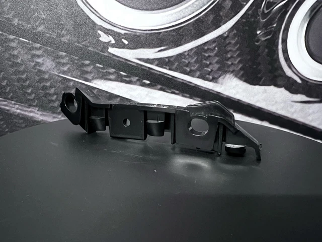 NEW GENUINE MERCEDES-BENZ W205 C-Class LH Front Bumper Bracket ...