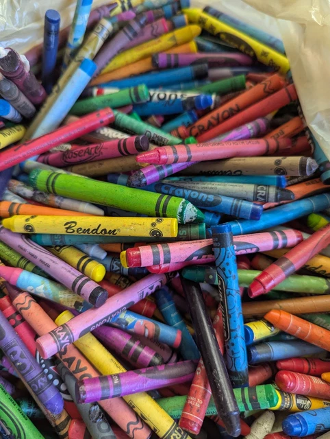 LOT OF CRAYONS Used over 5 pounds Bulk Crafts Art Melting Fun ...