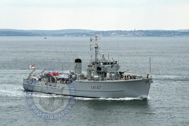 ROYAL NAVY TON-CLASS Minesweeper HMS HUBBERSTON M1147 - 6X4 (10X15 ...