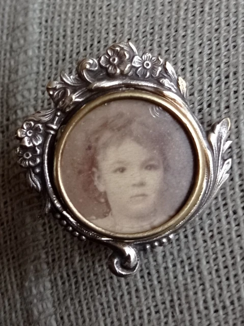 ANCIENNE BROCHE PORTE Photo Décor Floral Laiton Argenté Art Nouveau EUR ...